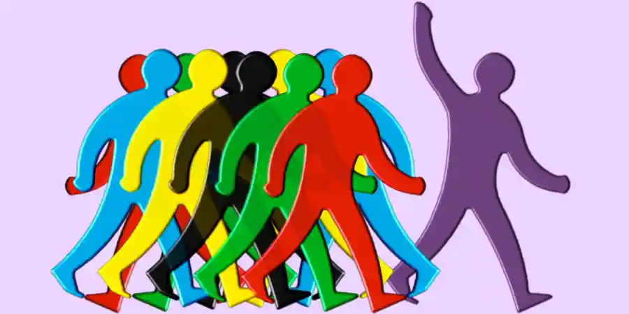 Definition & meaning of LEADER examples, synonym and antonym