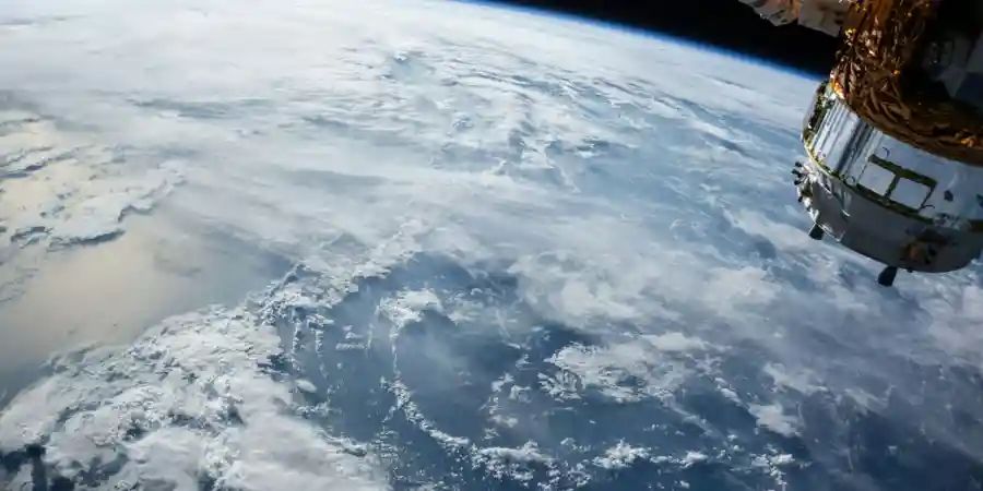 Definition of ATMOSPHERE examples, synonyms and antonyms